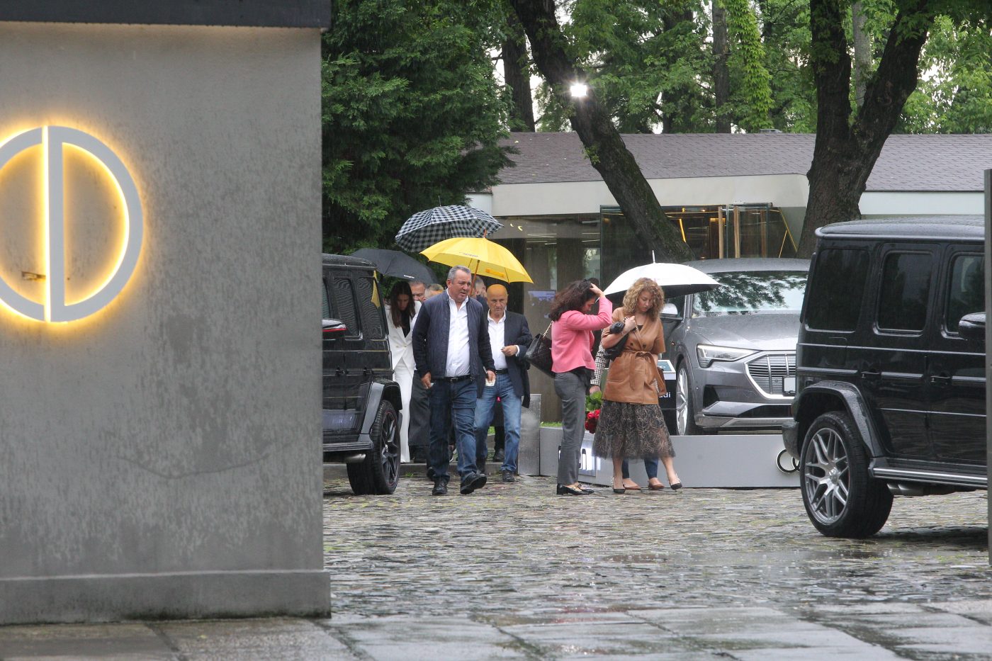 Ce mai face George Copos. Fostul patron al Rapidului, surprins alături ...