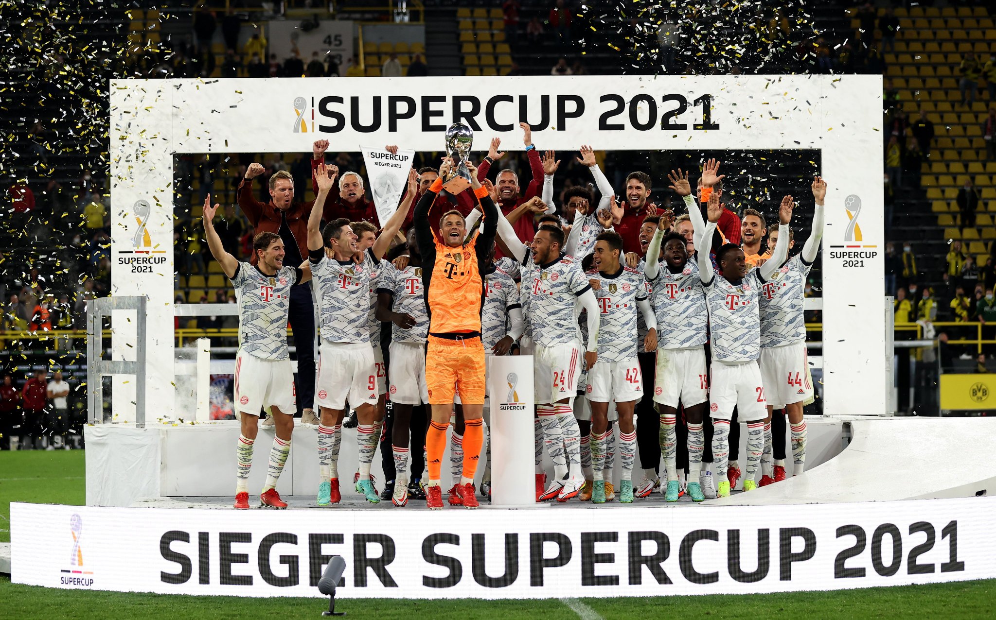 Supercupa Germaniei: Borussia Dortmund - Bayern Munchen, 3-1! Trofeu ...