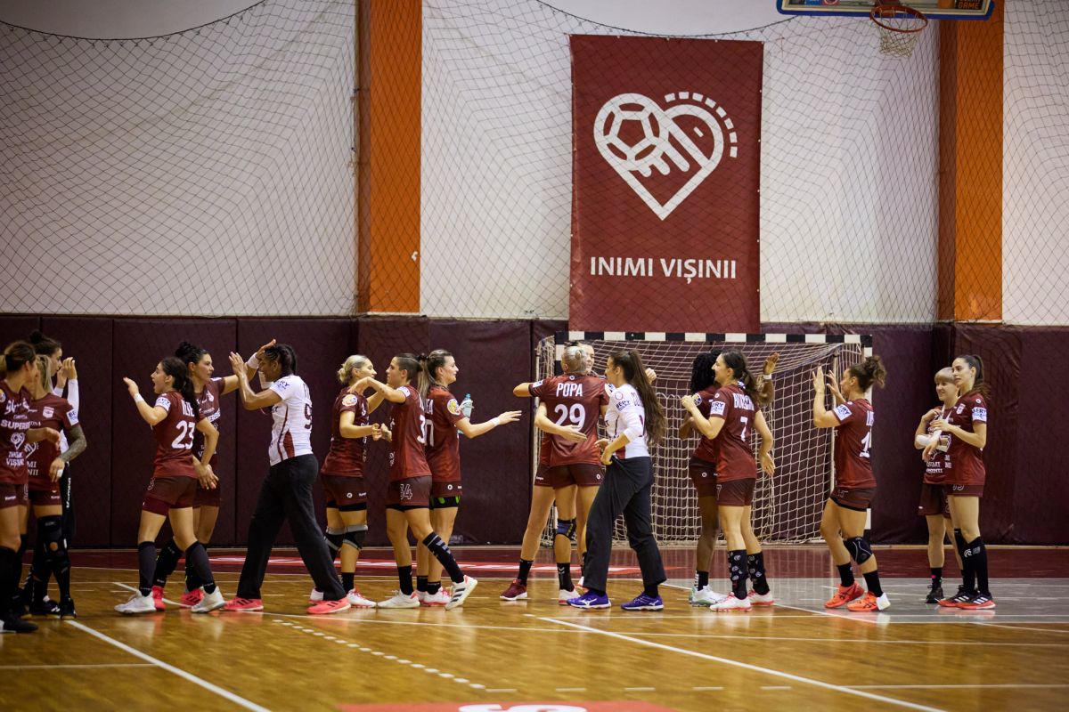 Handbalistele de la Rapid vor să câștige un trofeu înaintea ...