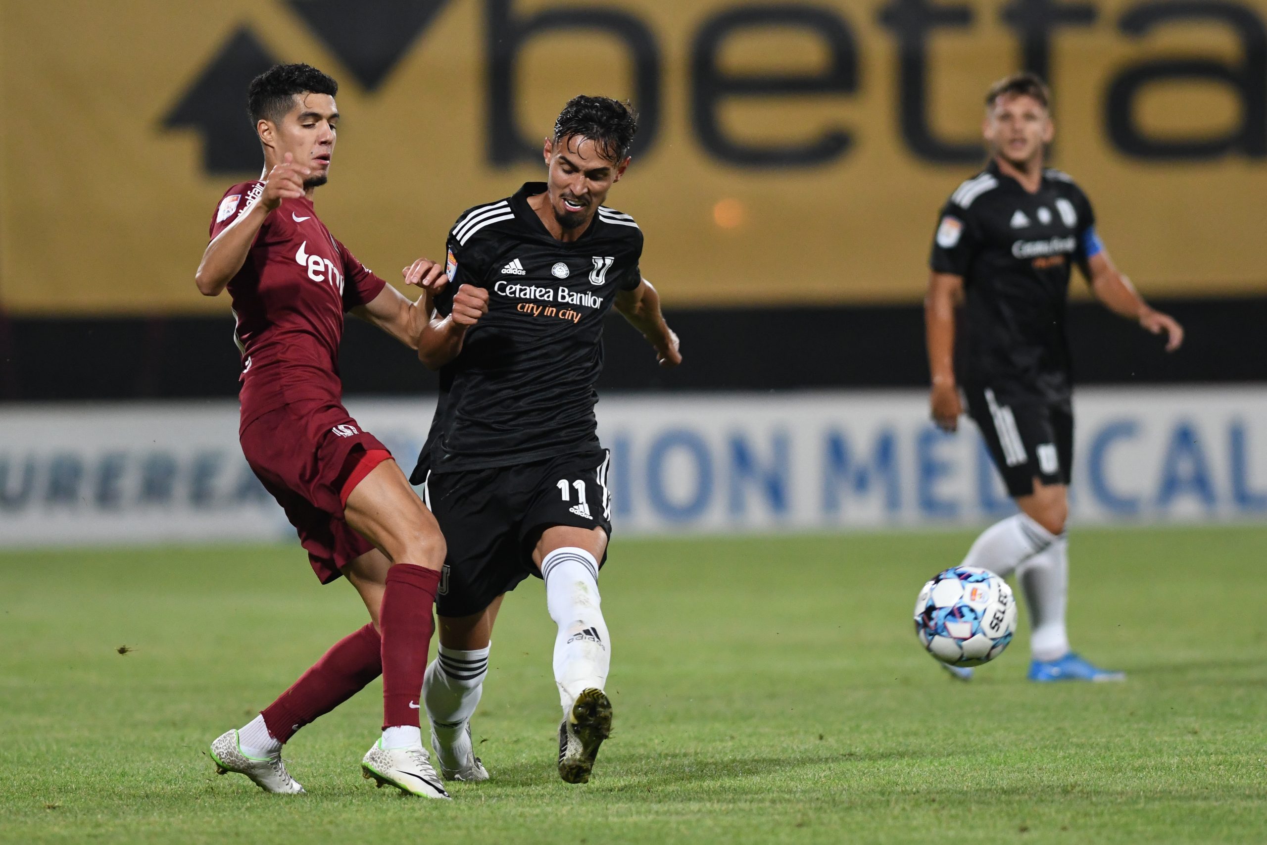FCU Craiova - CFR Cluj, de la ora 20:30, Live Video Online, în etapa a ...