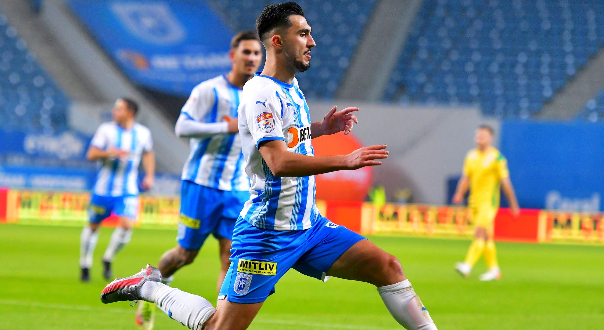 Poker la Universitate! Andrei Ivan a demonstrat că fotbalul e ceva ...