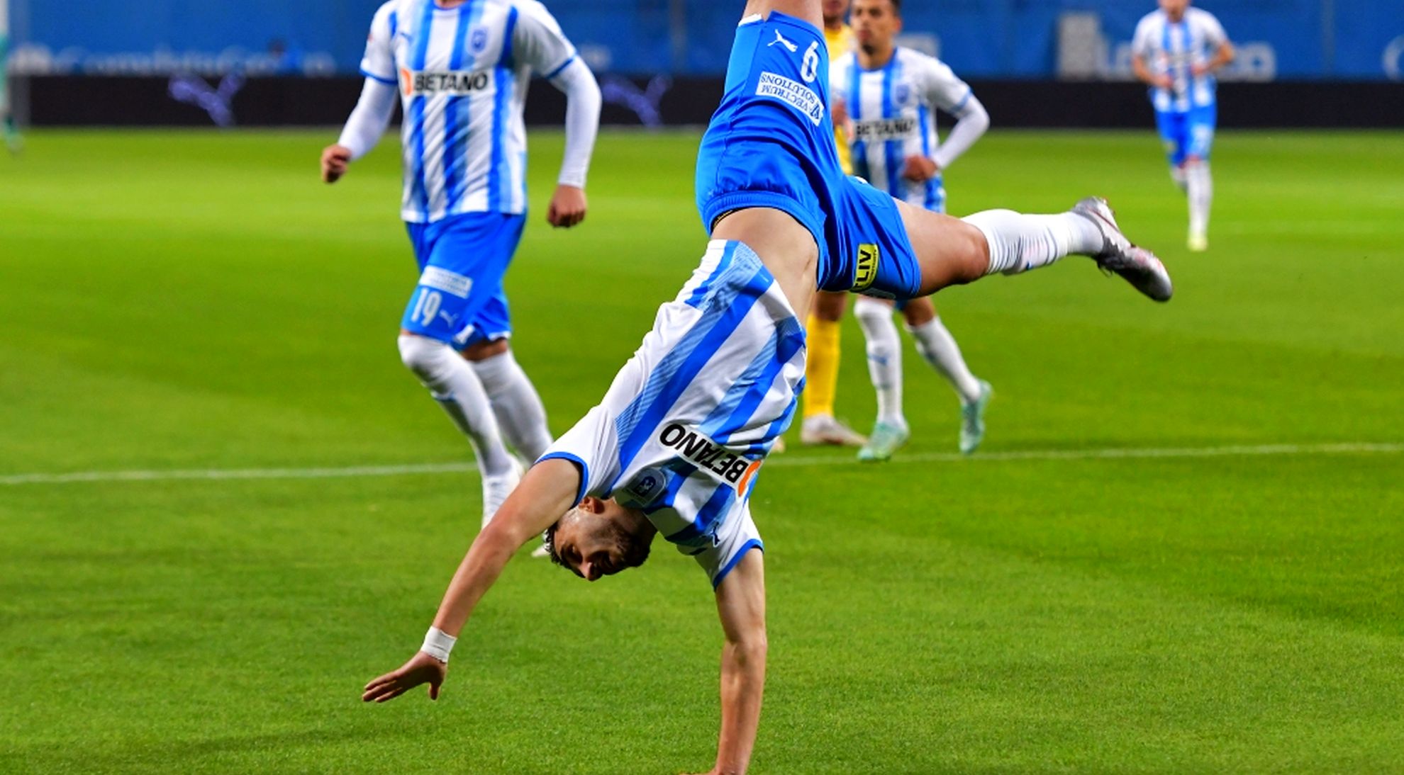 Ivan a făcut istorie cu „pokerul” reuşit contra Mioveniului. Gică ...