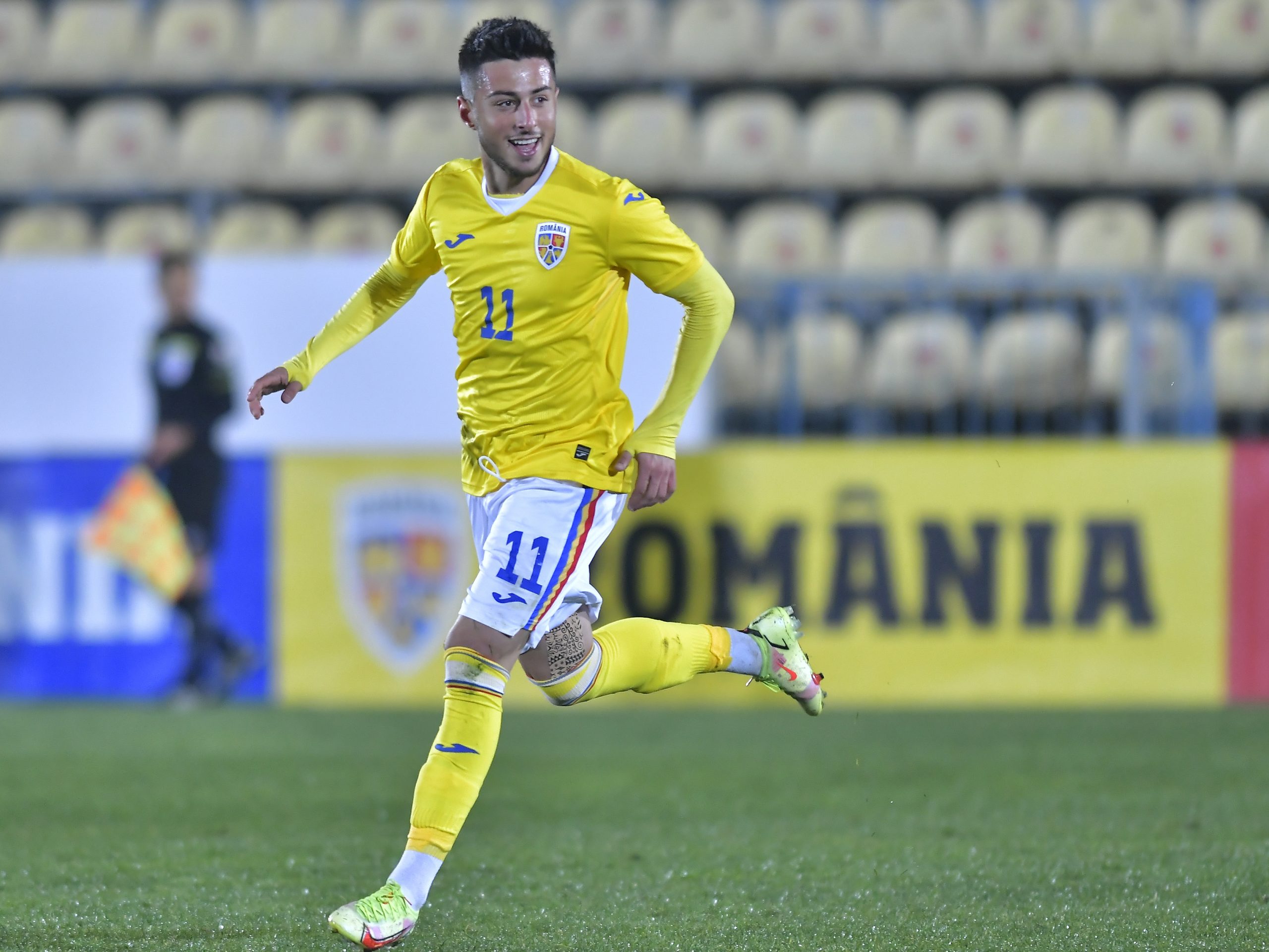 Eduard Radaslăvescu și Robert Mustacă, eroii României U20 în meciul cu ...