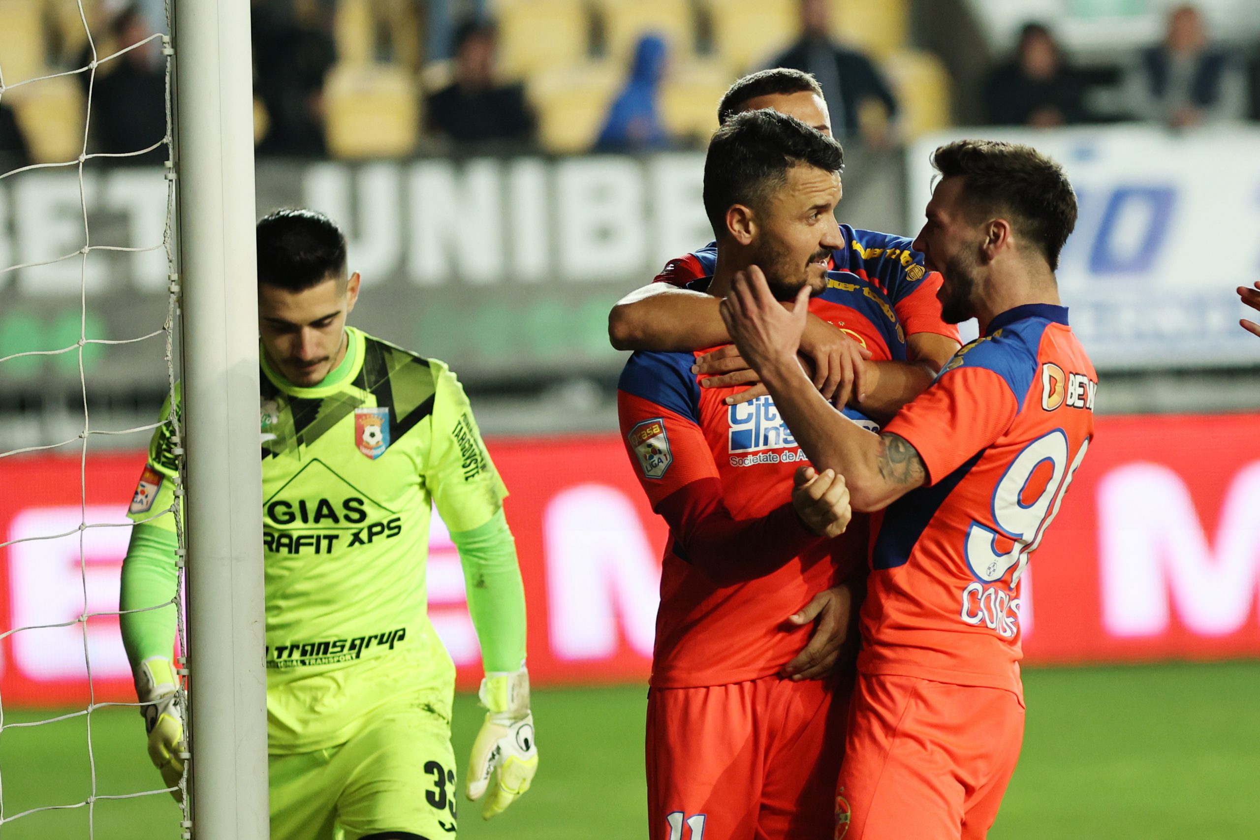 Constantin Budescu și-a uitat colegii! A plecat de la FCSB fără să-și ...