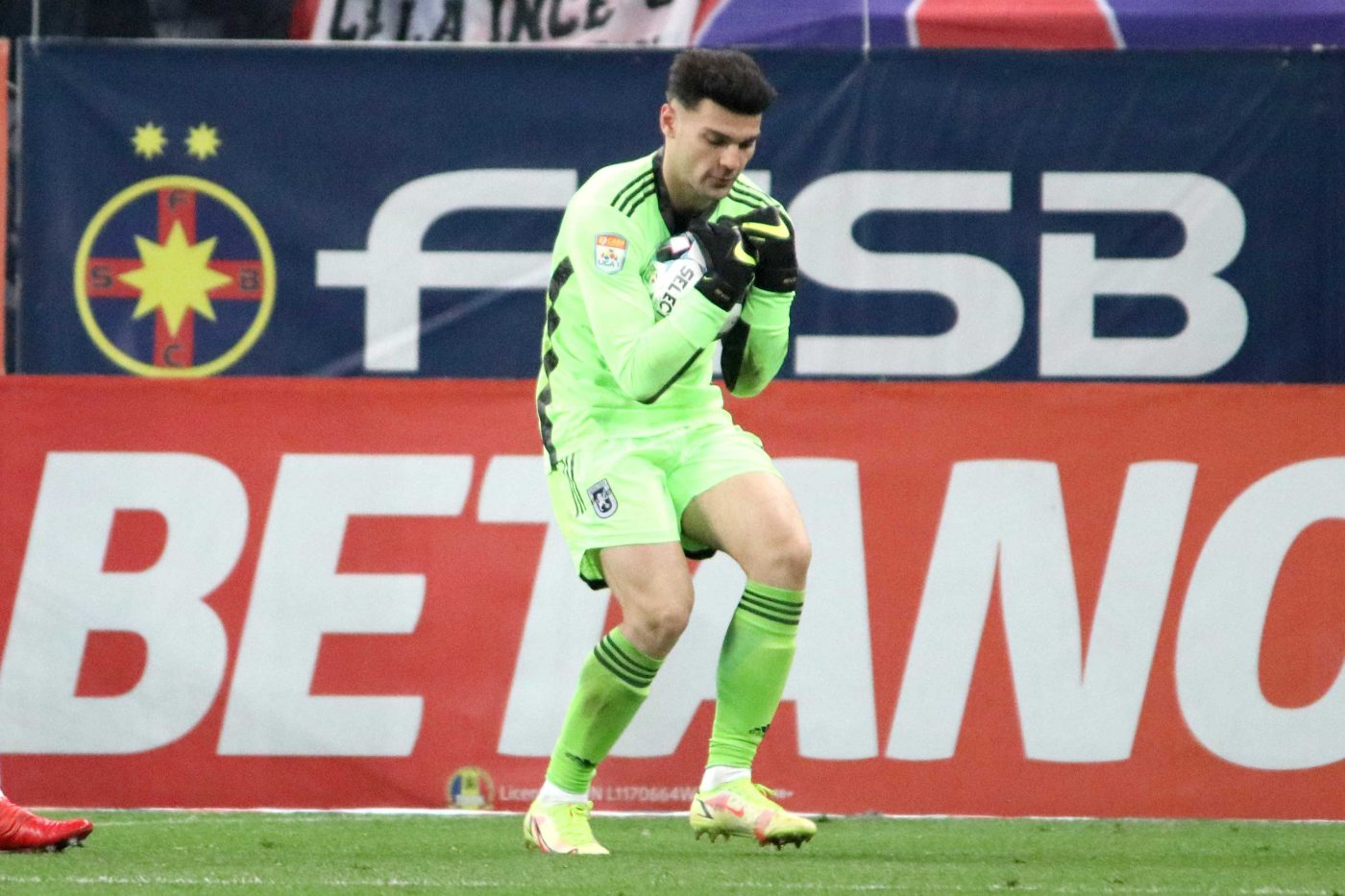 Care este situația portarului de la U Craiova 1948, Robert Popa