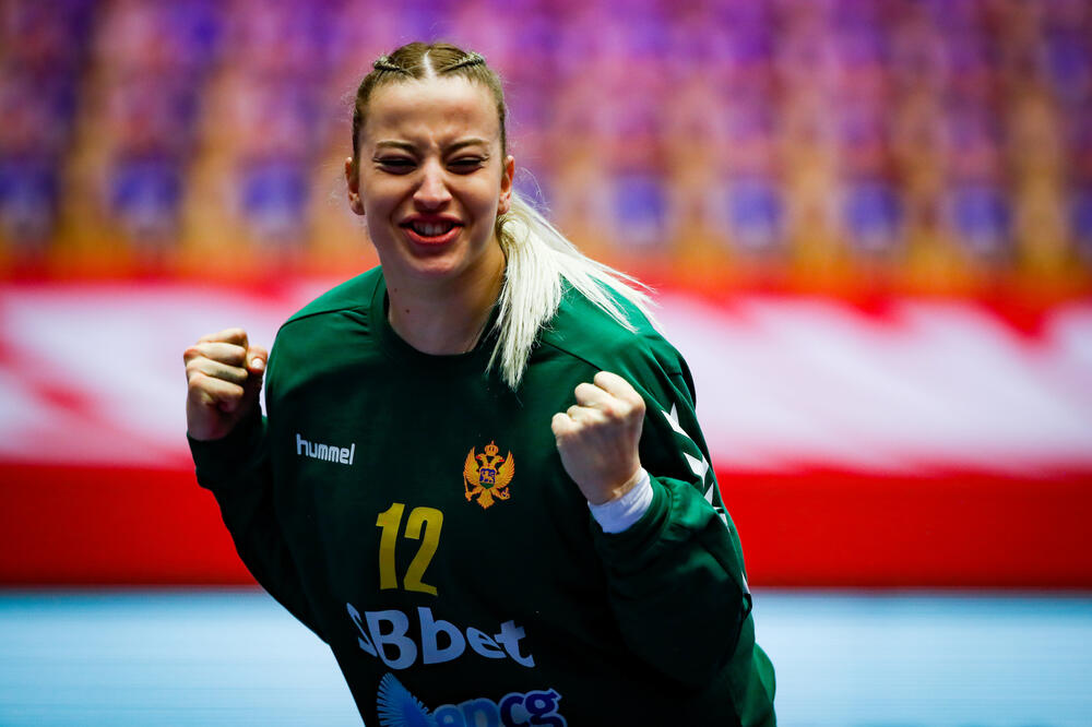 Mutare de senzație! SCM Craiova a transferat portarul naţionalei ...