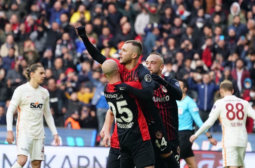 Alex Maxim, spectacol cu Galatasaray! Gol și două assist-uri superbe