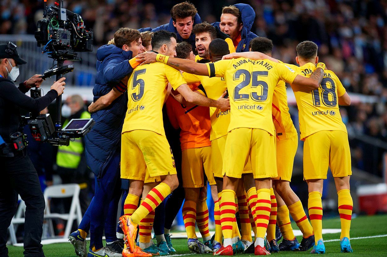 EDITORIAL MARIUS MITRAN | El clasico și prințul din negură