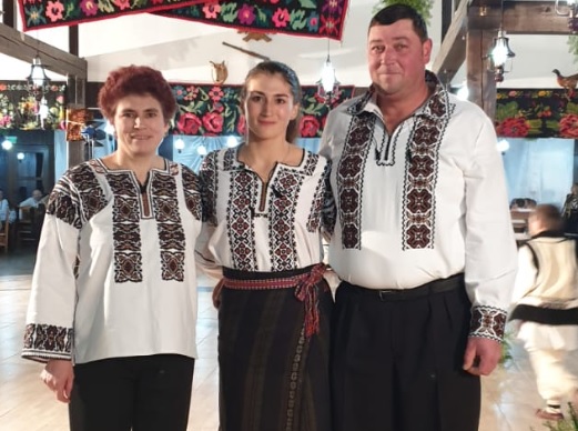 Ancuța Bodnae respectă cu sfințenie tradițiile bucovinene, de Paște