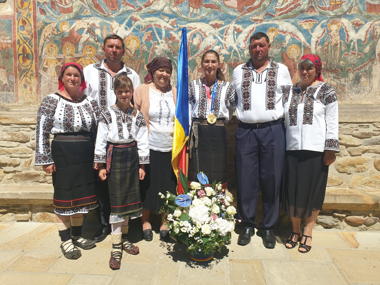 Ancuța Bodnar ascultă muzică populară în timpul antrenamentelor