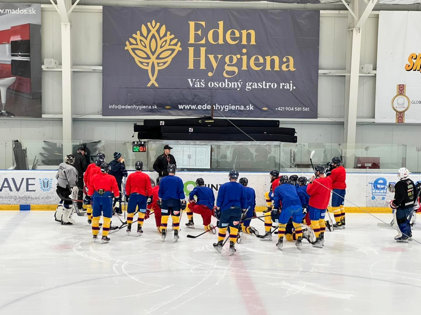 Eșec al naționalei de hochei pe gheață după două reprize încheiate 0-0