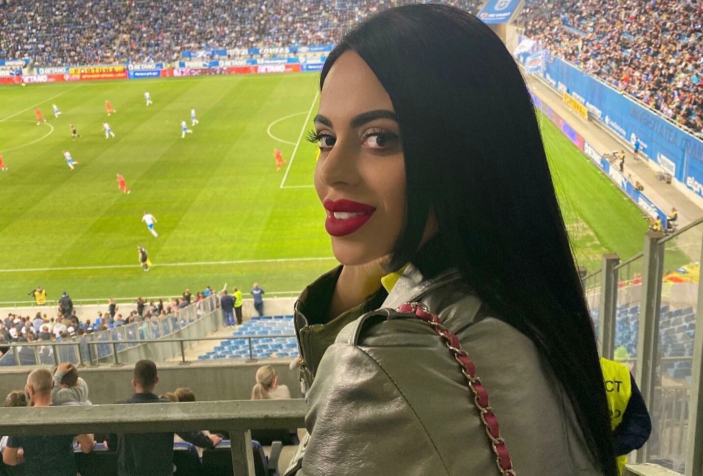 Ea este Maria Ceaușilă, bruneta sexy care a atras toate privirile la ...