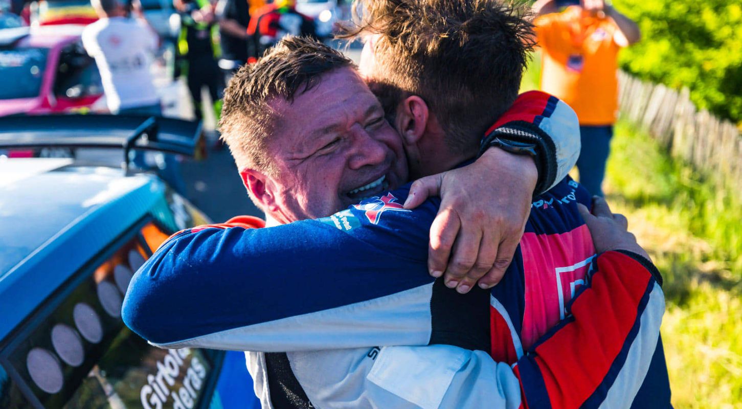 Sebastian Barbu a câştigat Raliul Bucovinei, familia Gîrtofan pe podium