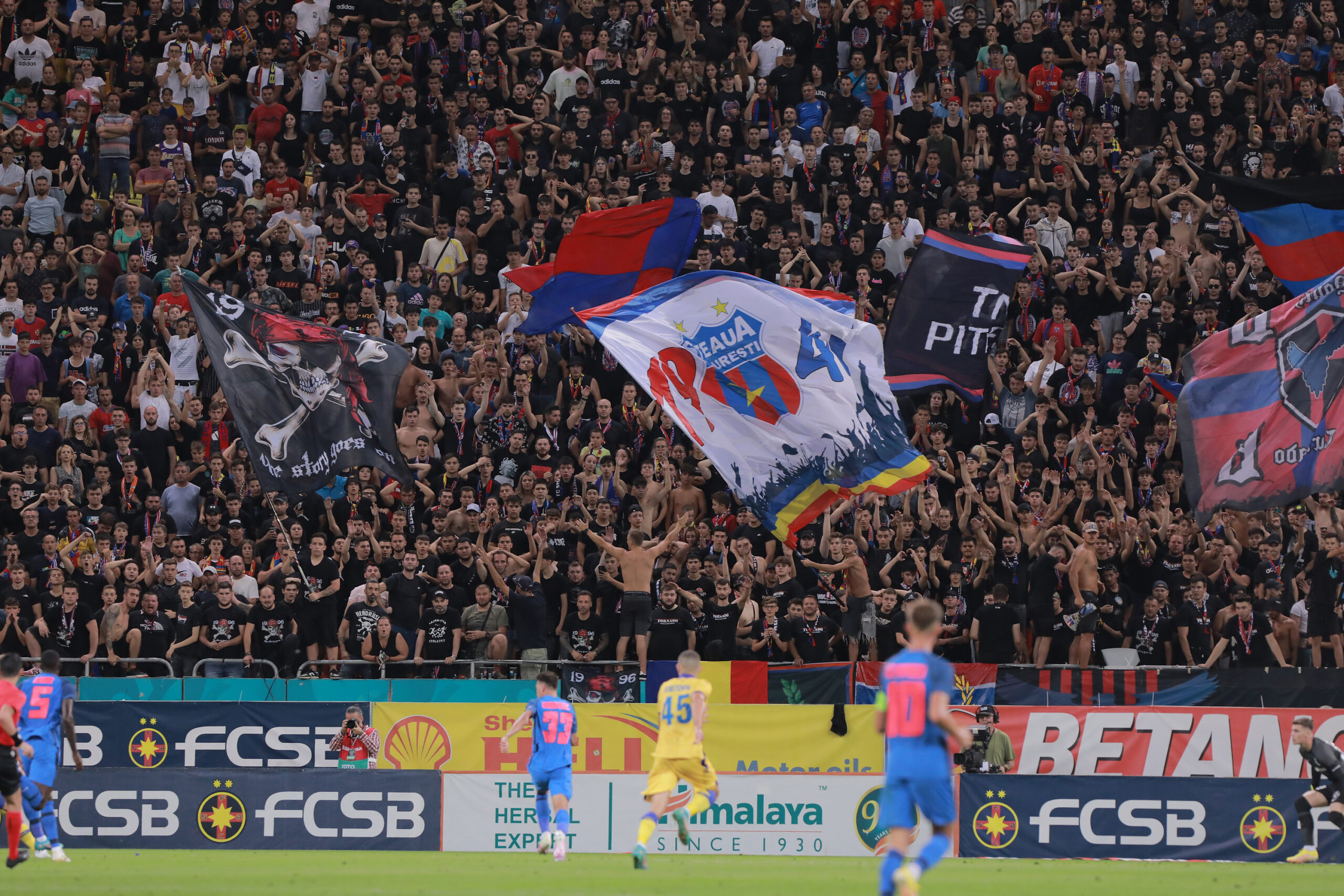 FCSB riscă sancțiuni din partea UEFA din cauza unui steag al Peluzei Nord