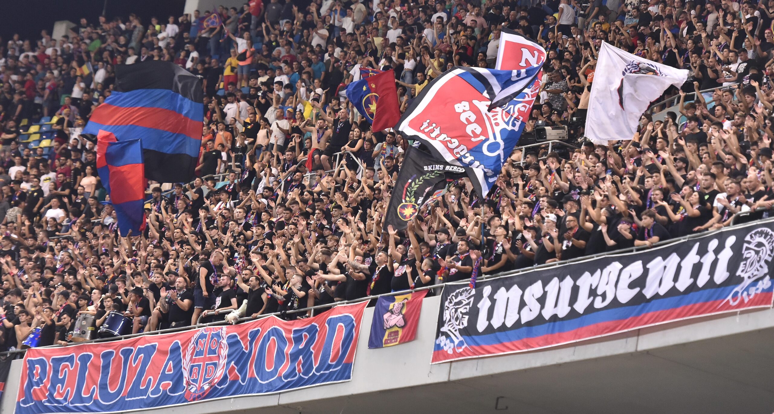 Imaginea zilei de la FCSB - Viking: cum a fost surprins un fan CSA Steaua