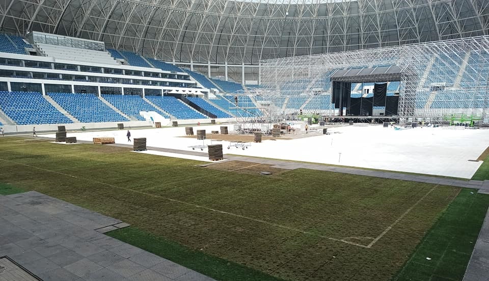 Gazonul de pe „Ion Oblemenco”, distrus total după festivalul Intencity