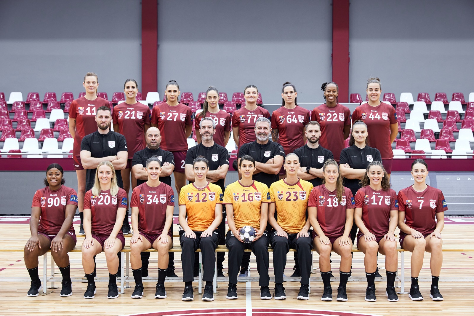 Campioanele de la Rapid, fotomodele pentru o zi! Ipostază ...