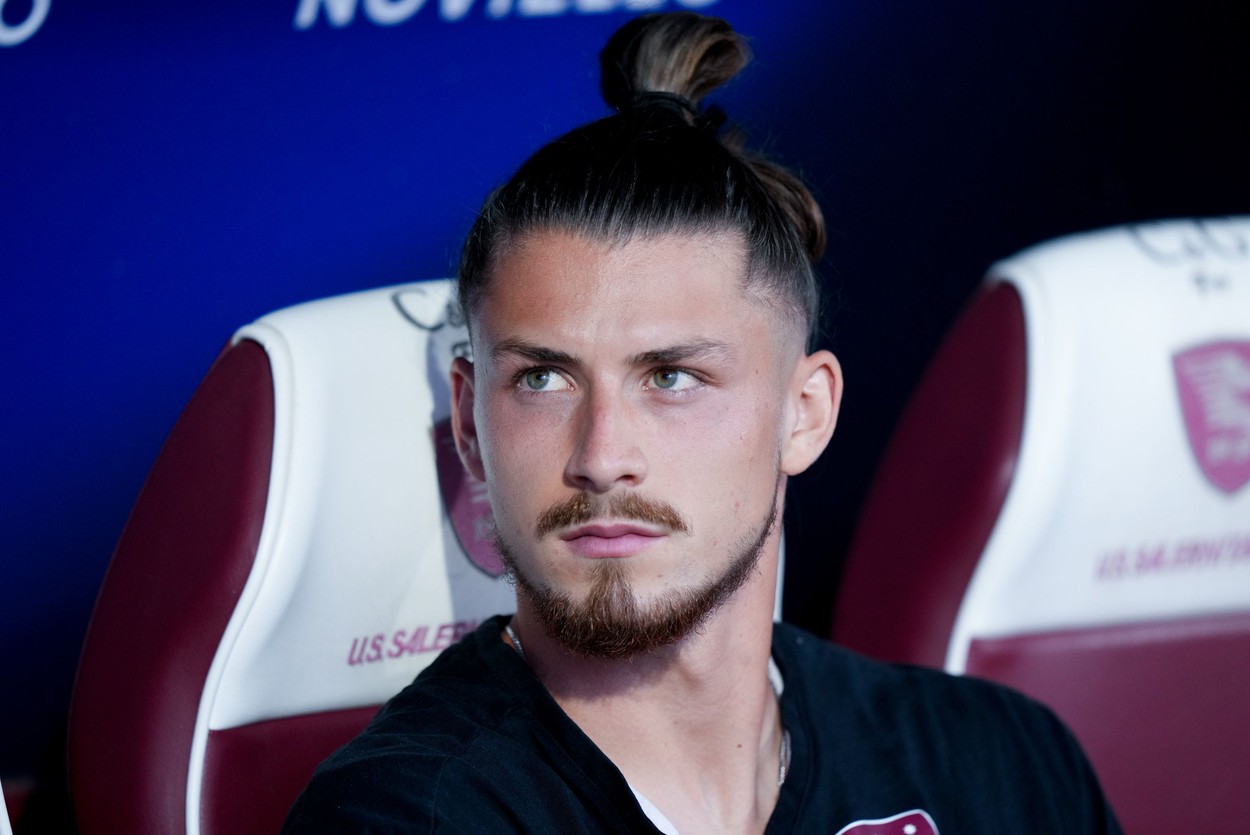 Clauza incredibilă din contractul lui Radu Drăgușin! Genoa, obligată să ...