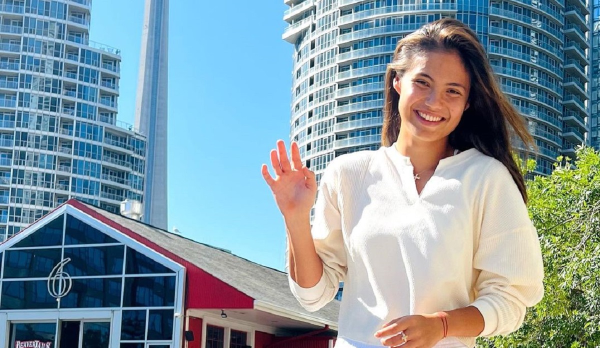 Emmei Răducanu îi priește mai mult acasă la bunica din partea mamei!