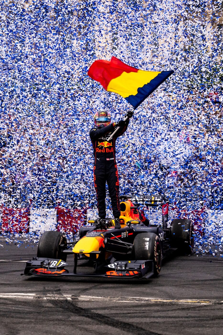 Peste 50.000 de oameni au participat la Red Bull Racing Show Run