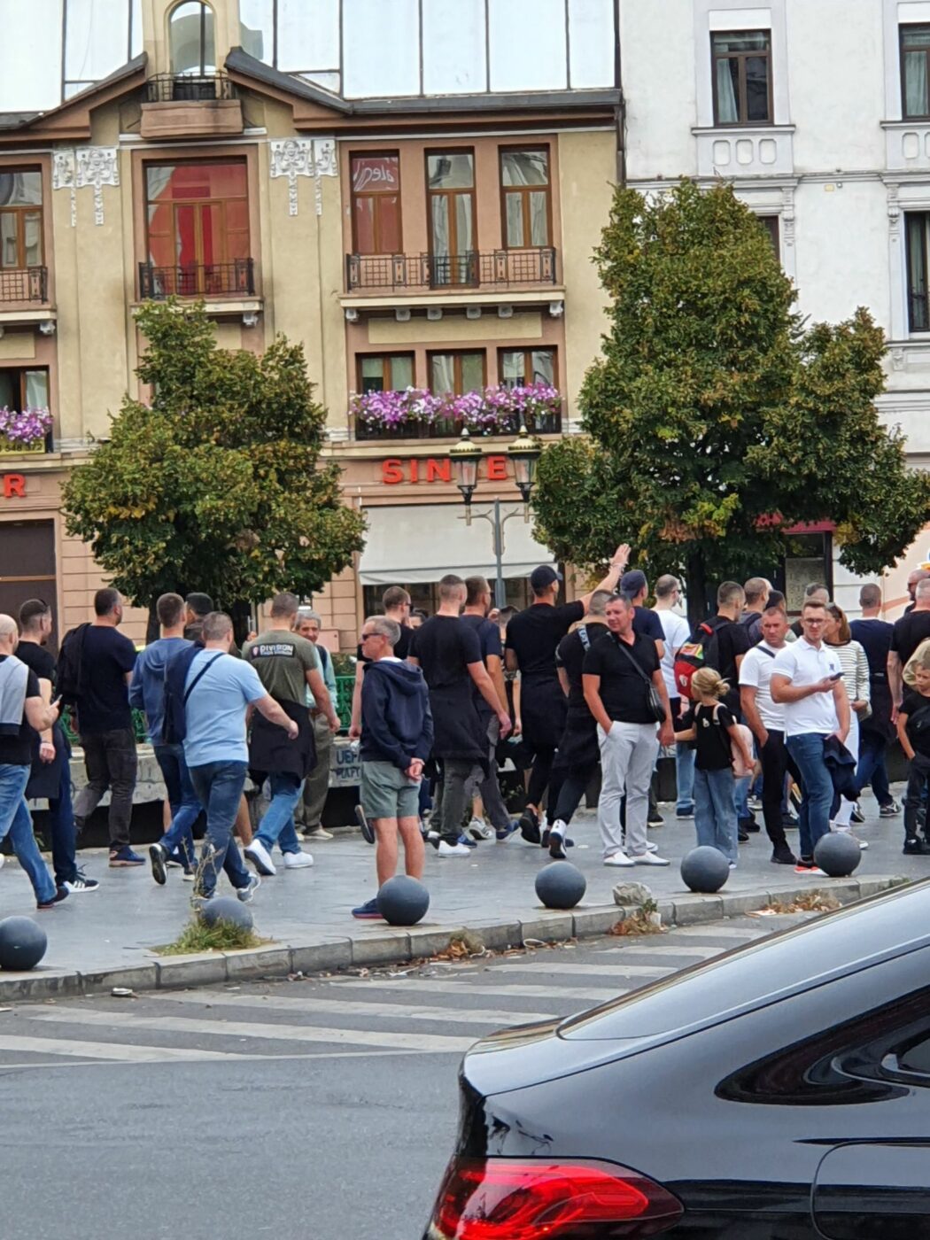 Bosnia a adus sute de fani la București, iar fanii sunt șocați