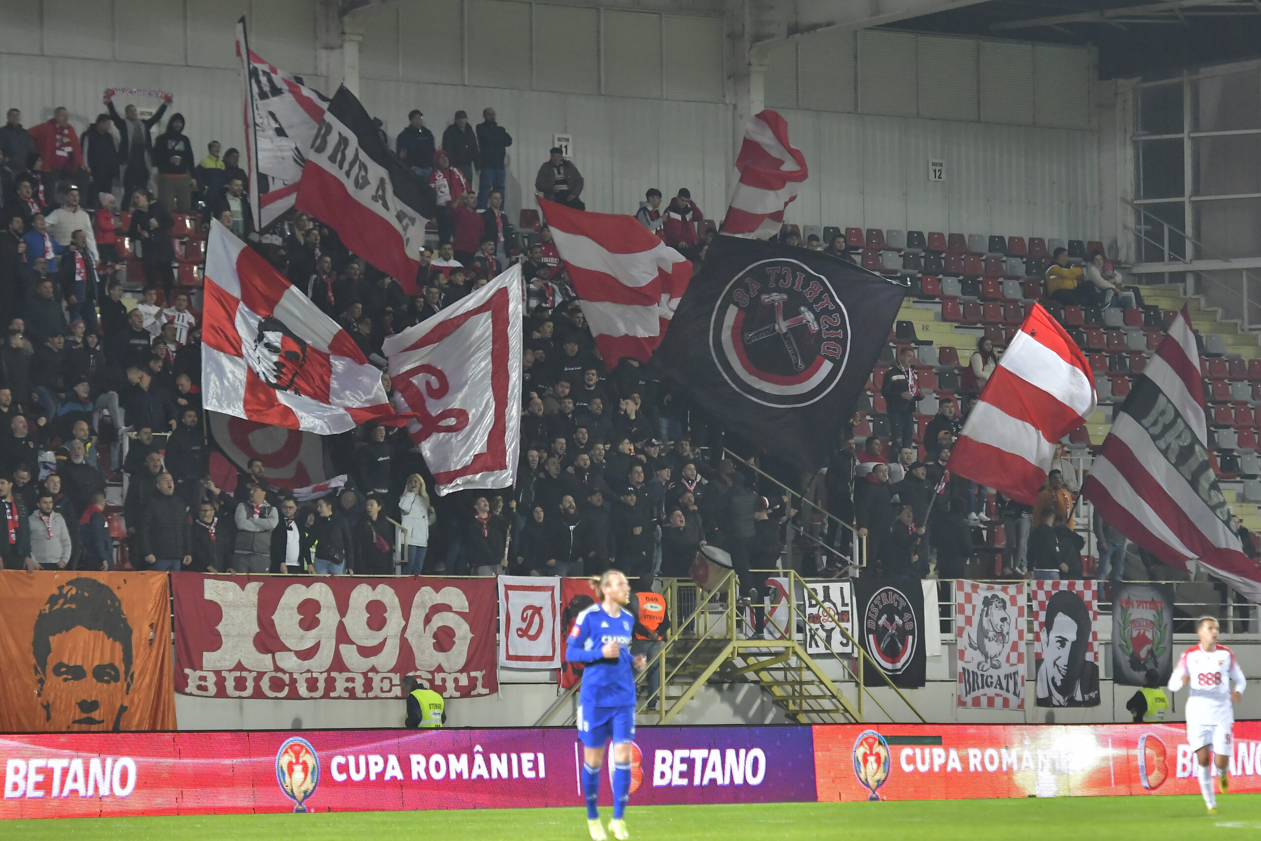 Cutremur la Dinamo! O companie cere falimentul pentru 45.000 de euro