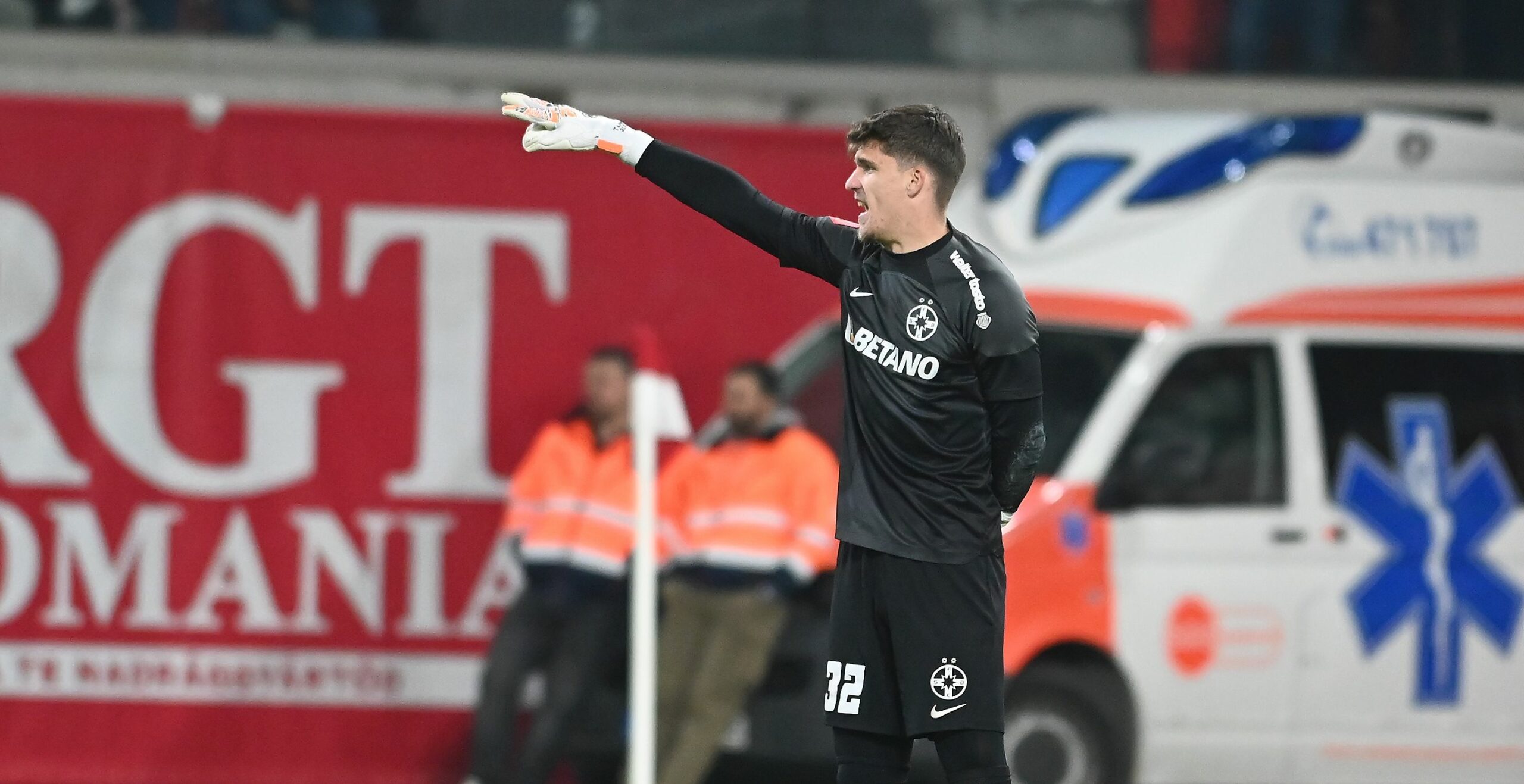 Ștefan Târnovanu a dezvăluit ce fundași i-ar plăcea să aibă în defensivă