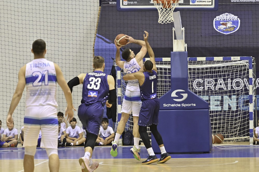 După Benfica şi Chaves, în anii 80, o altă formaţie portugheză, FC ...