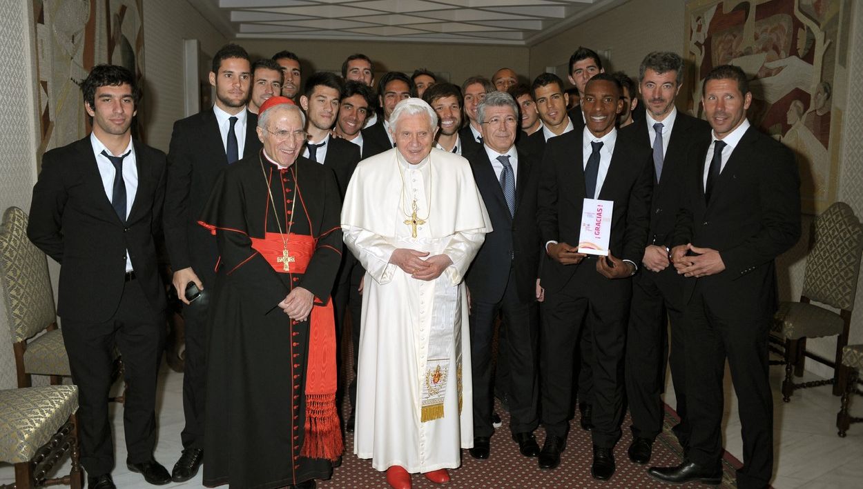 Papa Benedict al XVI-lea a fost un fan al fotbalului! Ce mesaj transmitea