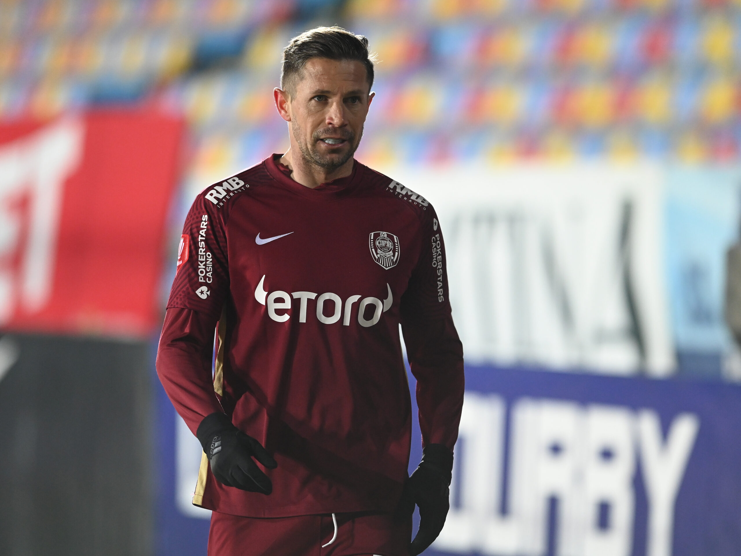 Fotbalistul de la Craiova considerat mai bun decât Ciprian Deac