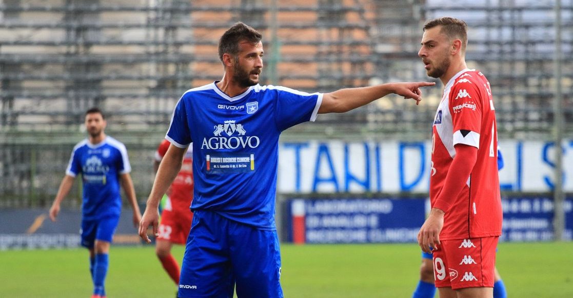 Un fotbalist român care juca în Italia a fost condamnat la 6 ani