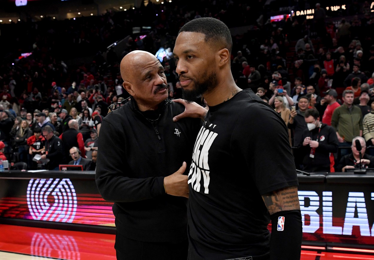 Veteranul de 32 de ani al lui Portland Trail Blazers, Damian Lillard, a ...