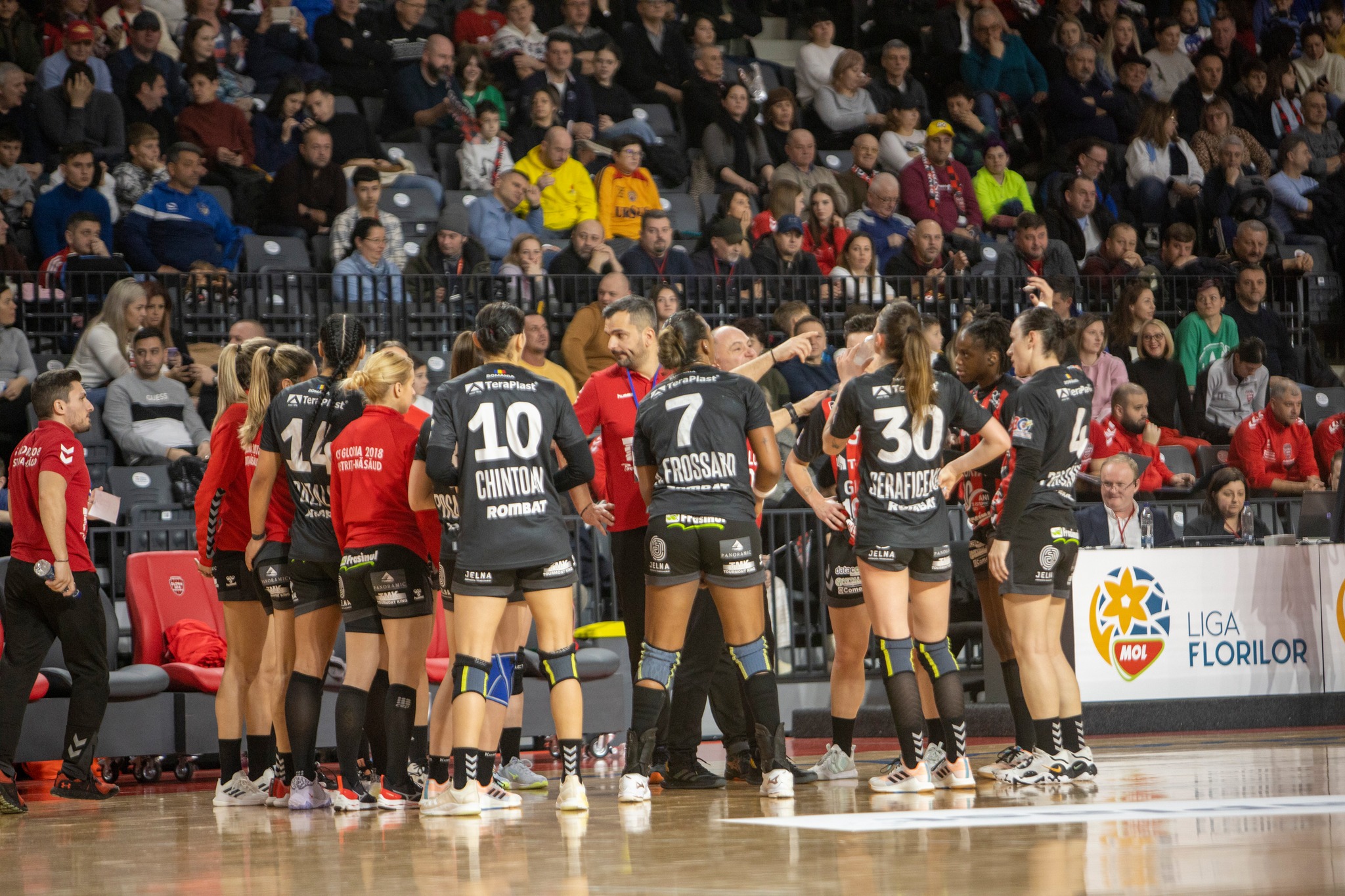 Handbalista spaniolă gonită de clubul din România, dezvăluiri