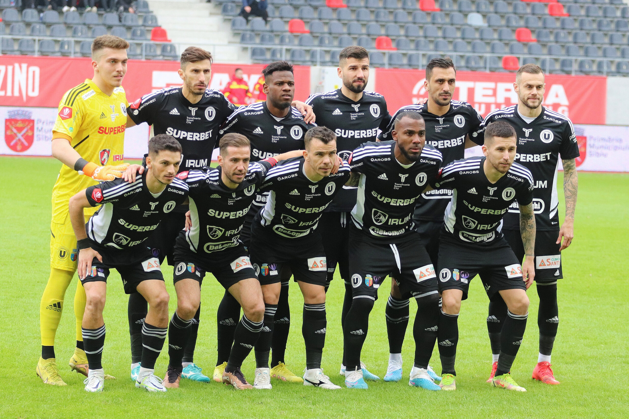 Totul pentru victoria anului! Fotbaliștii Universității Cluj joacă pe ...