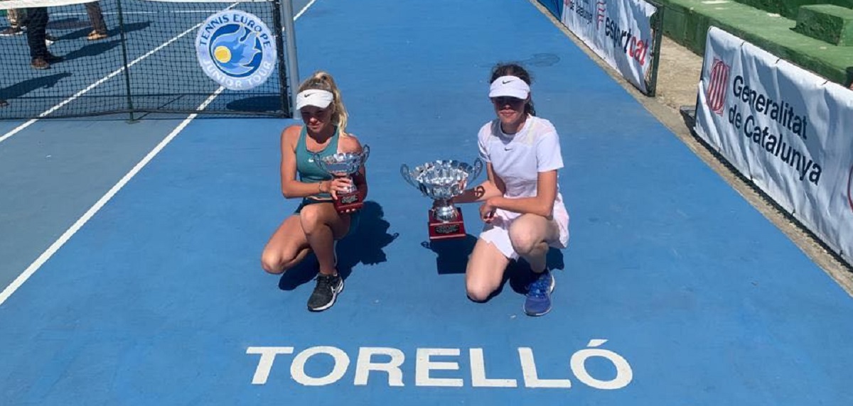 O puștoaică din România antrenată de tatăl ei a învins-o pe eleva lui ...