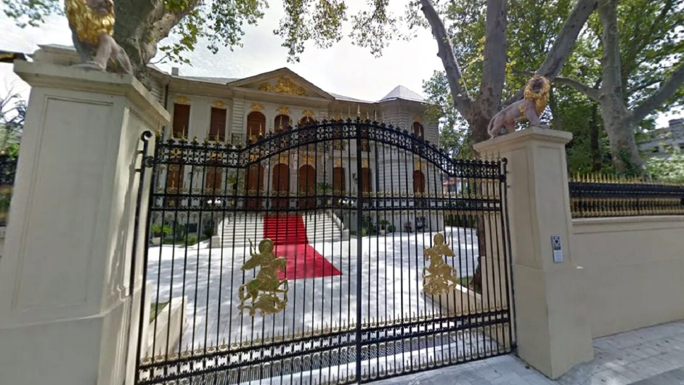 Gigi Becali a fost aproape să vândă palatul din aleea Alexandru