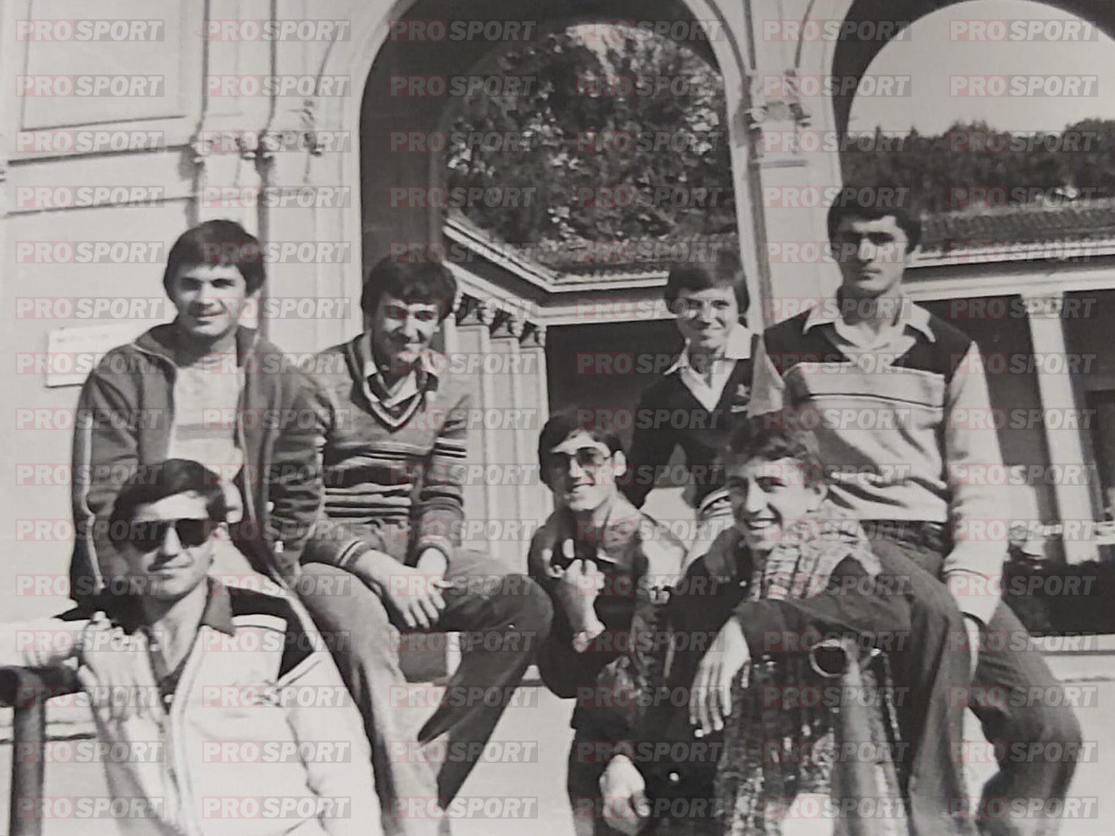 7 imagini în premieră cu Hagi din perioada ”Luceafărul” și de la ...