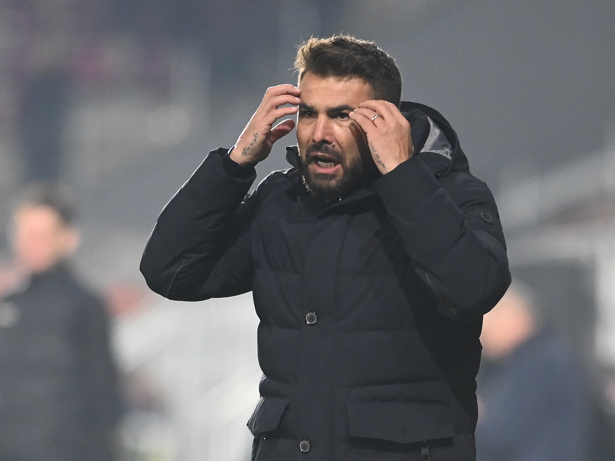 Adi Mutu și Daniel Niculae, apărați după fanii le-au cerut demisia ...