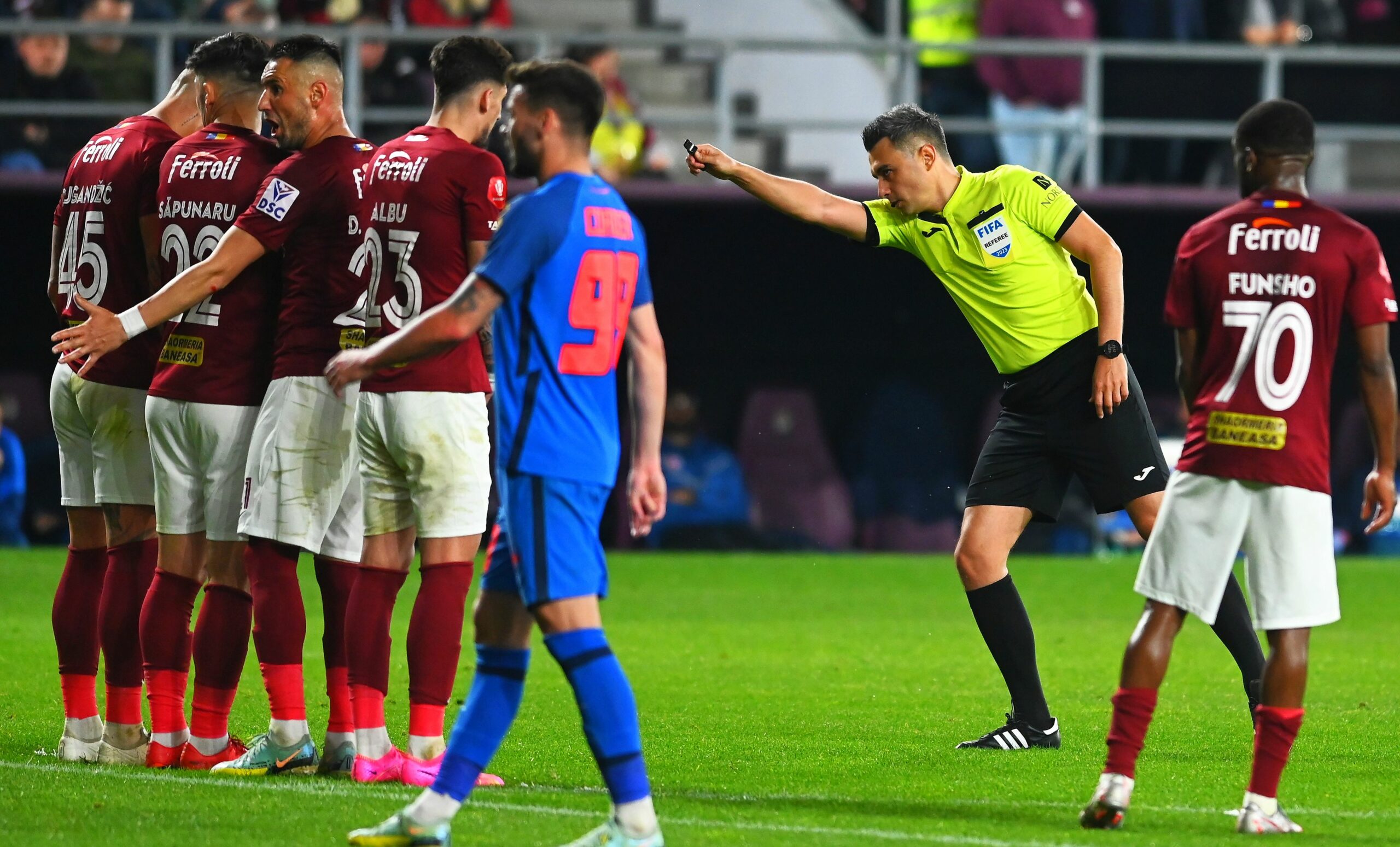 Măsurile împotriva arbitrilor Horațiu Feșnic și Rareș Vidican