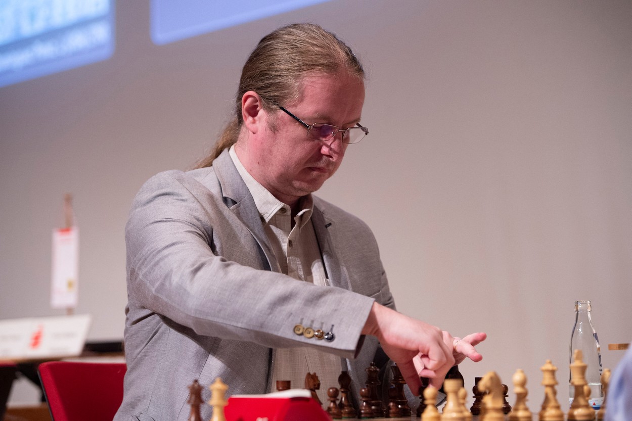 Marele maestru Liviu-Dieter Nisipeanu s-a întors! A jucat pentru ...