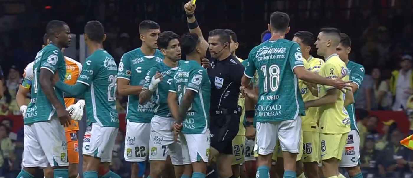 Suspendare record pentru arbitrul care a lovit un fotbalist! 12 etape a ...