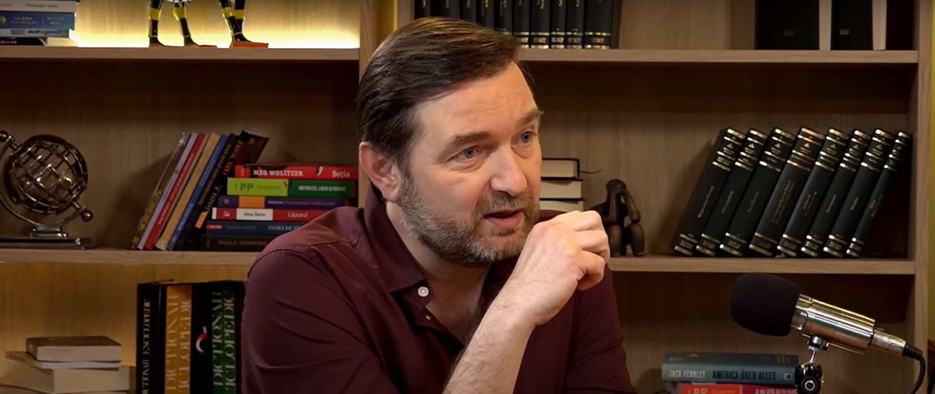 Podcastul „Altceva”, realizat de Adrian Artene, nominalizat la premiile ...