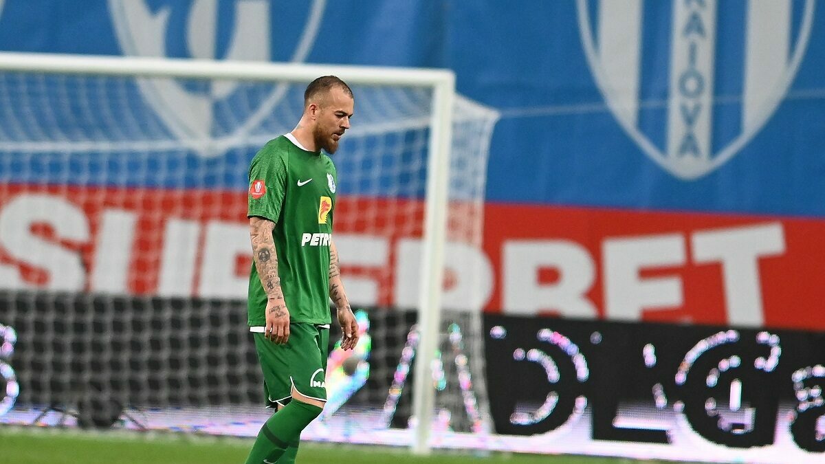 Denis Alibec a scăpat ieftin după cartonașul roșu primit în meciul cu ...