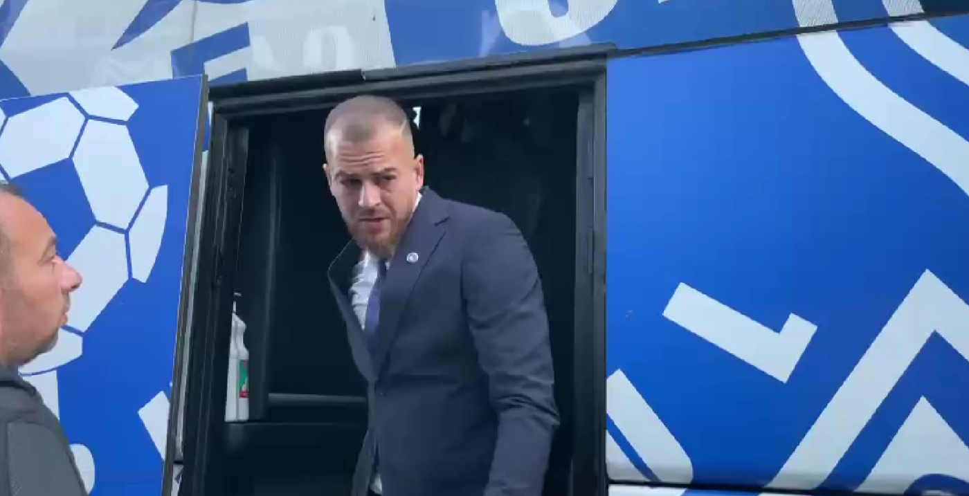 Denis Alibec, apariție de gală la Farul - FCSB! Toți fanii s-au uitat ...