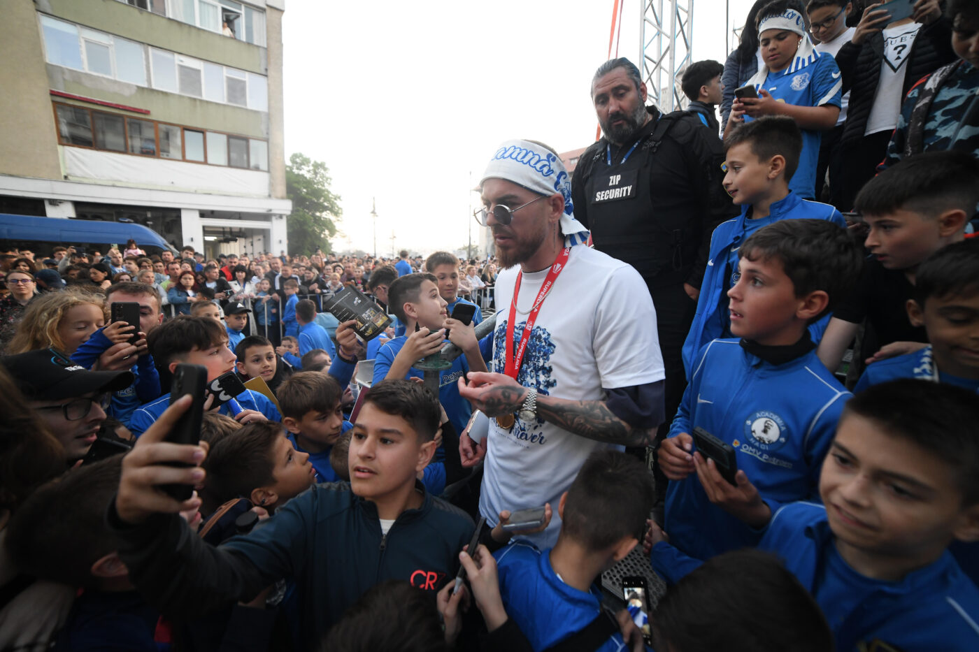 Denis Alibec s-a întâlnit cu Kevin de Bruyne în vacanță