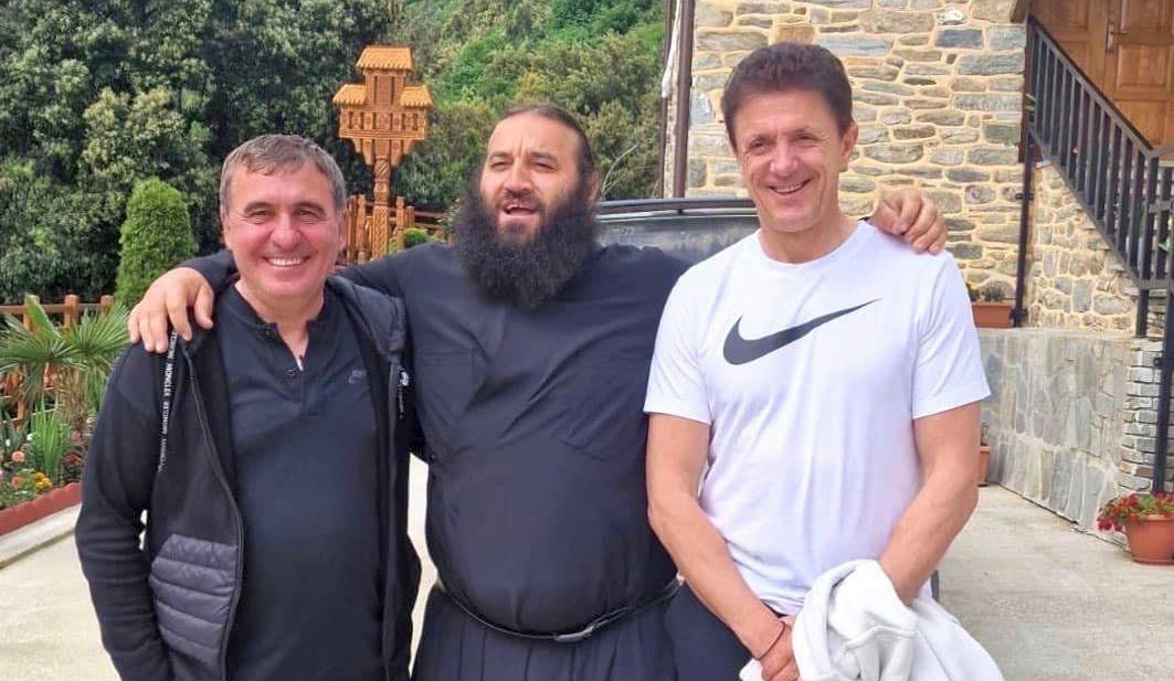 Gică Hagi și Gică Popescu la Muntele Athos