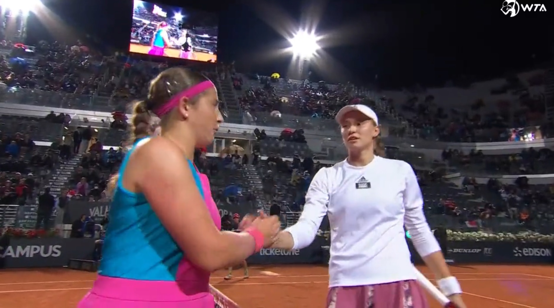 Jelena Ostapenko a jignit-o în ultimul hal pe Elena Rybakina