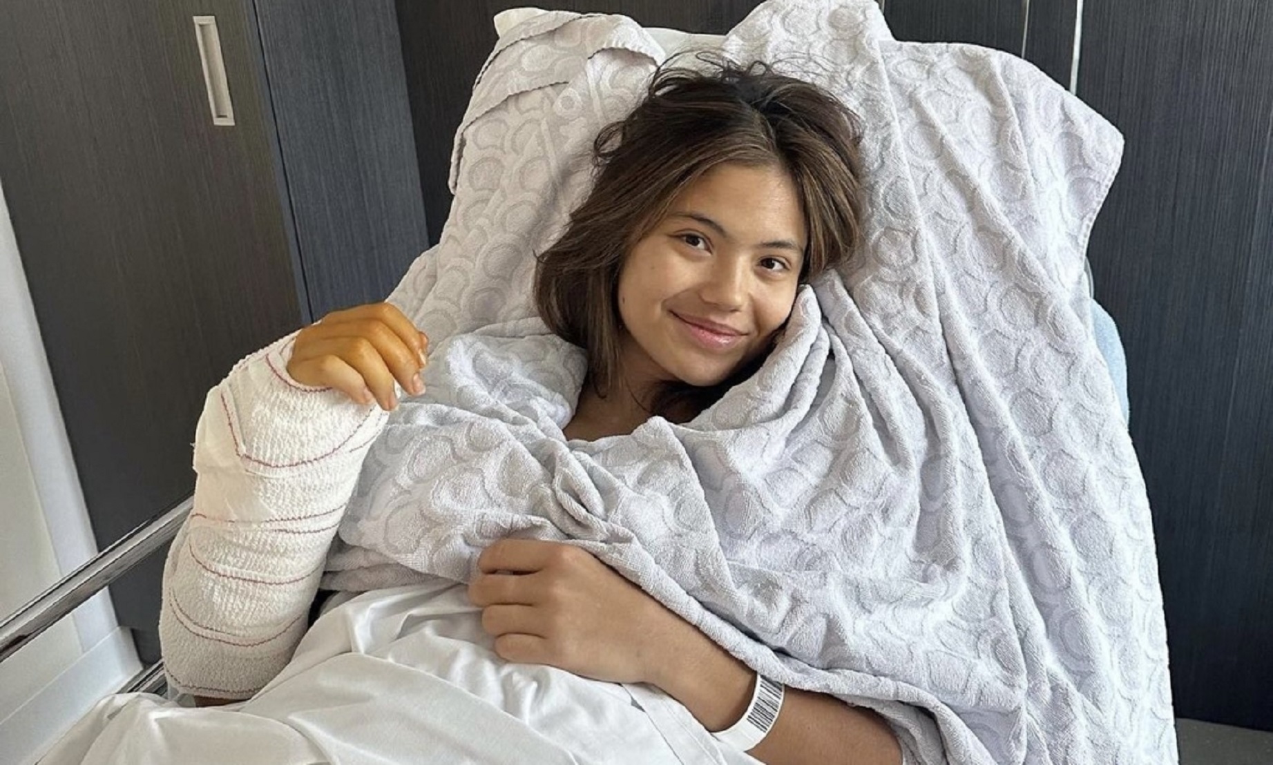 Emma Răducanu s-a operat: cât va lipsi de pe teren