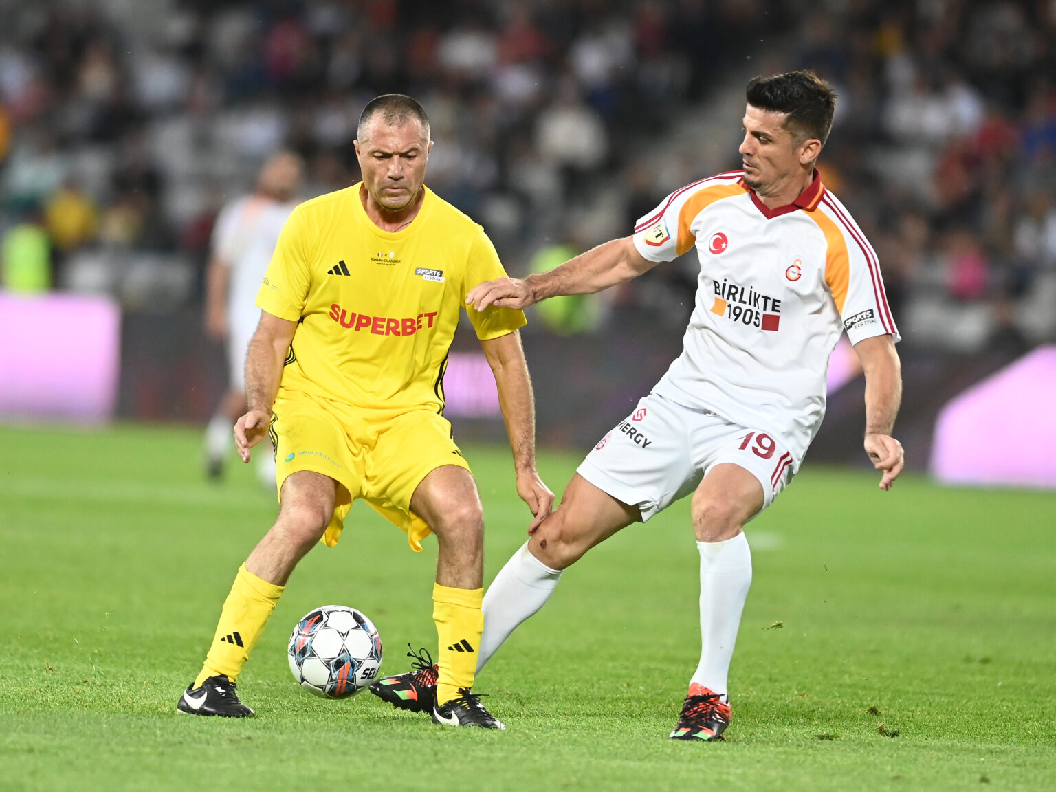 Adrian Ilie a făcut show, ca pe vremuri, în Romania All Stars ...