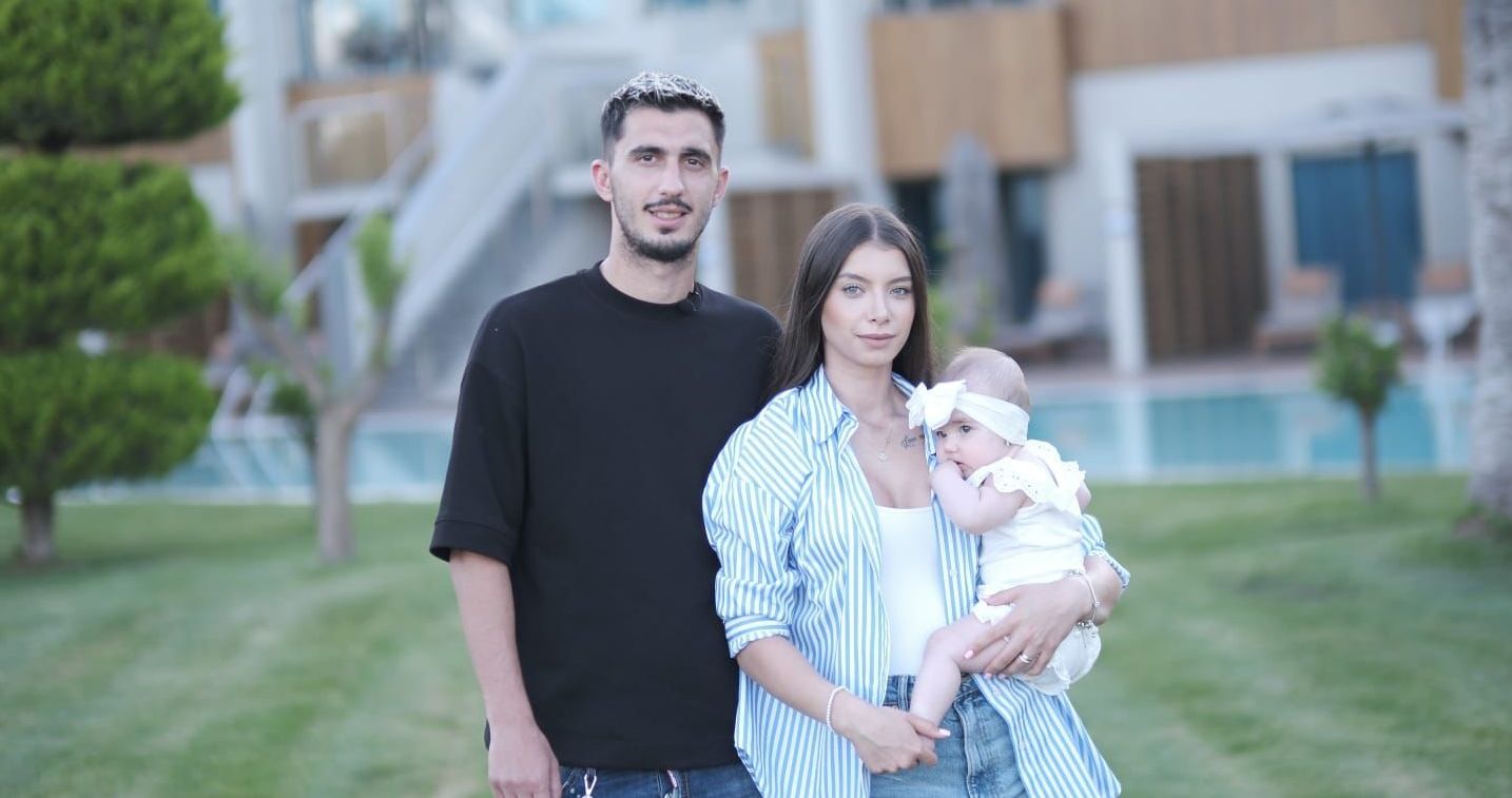 Andrei Ivan, vacanță de cinci stele alături de soție și copil